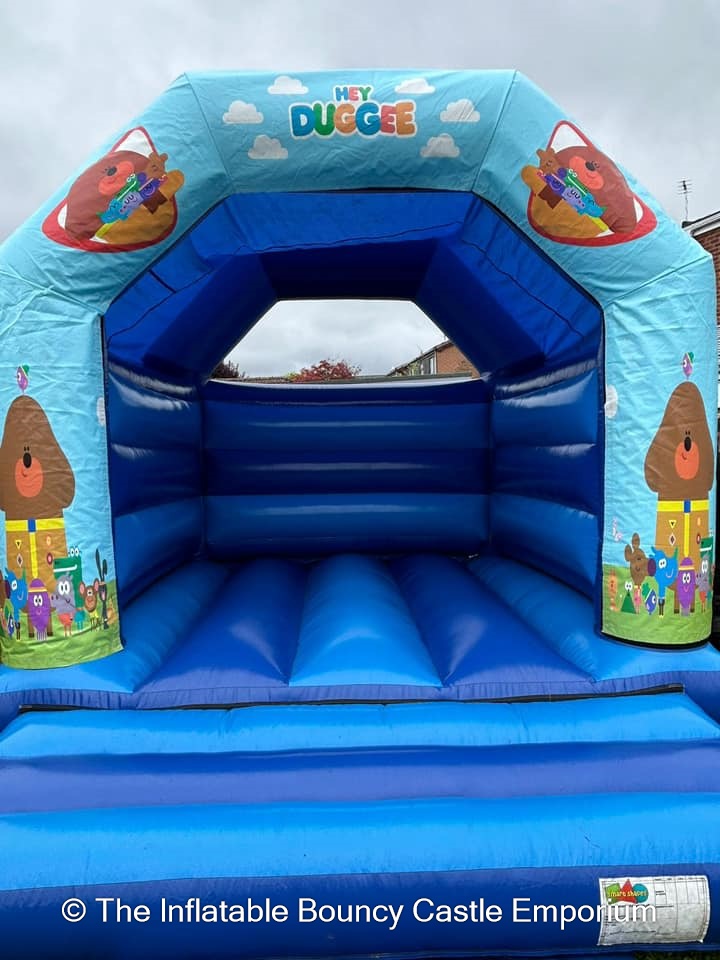 Hey Duggee Bouncy Castle - Bouncy Castle & Soft Play Hire | Party Games ...